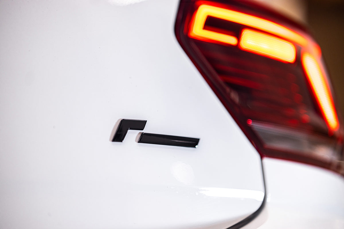 Racingline Car Badge - Gloss Black - VWR800001 – New German Performance